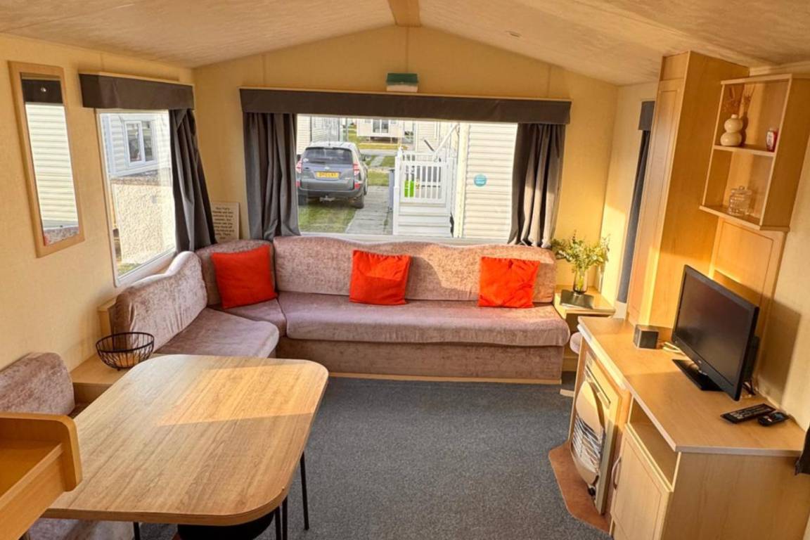 280 M² Chalet ∙ 3 Bedrooms ∙ 8 Guests - Rhyl
