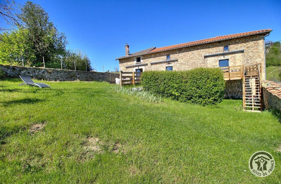68 M² Gîte ∙ 2 Chambres ∙ 4 Personnes - Craponne
