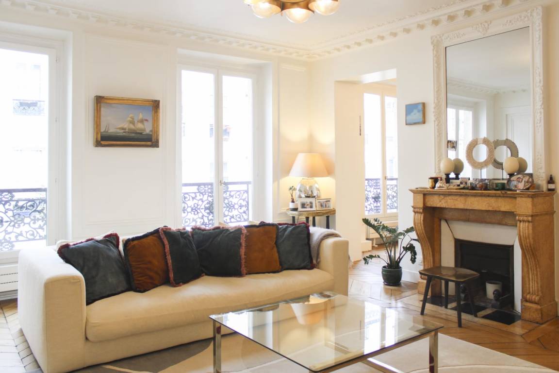 100 M² Apartment ∙ 2 Bedrooms ∙ 3 Guests - Gare du Nord - Paris