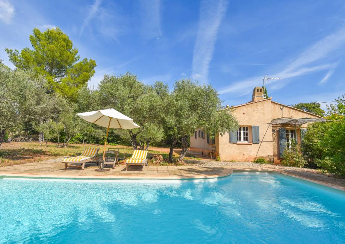 120 M² Maison De Vacances ∙ 3 Chambres ∙ 6 Personnes - Carcès