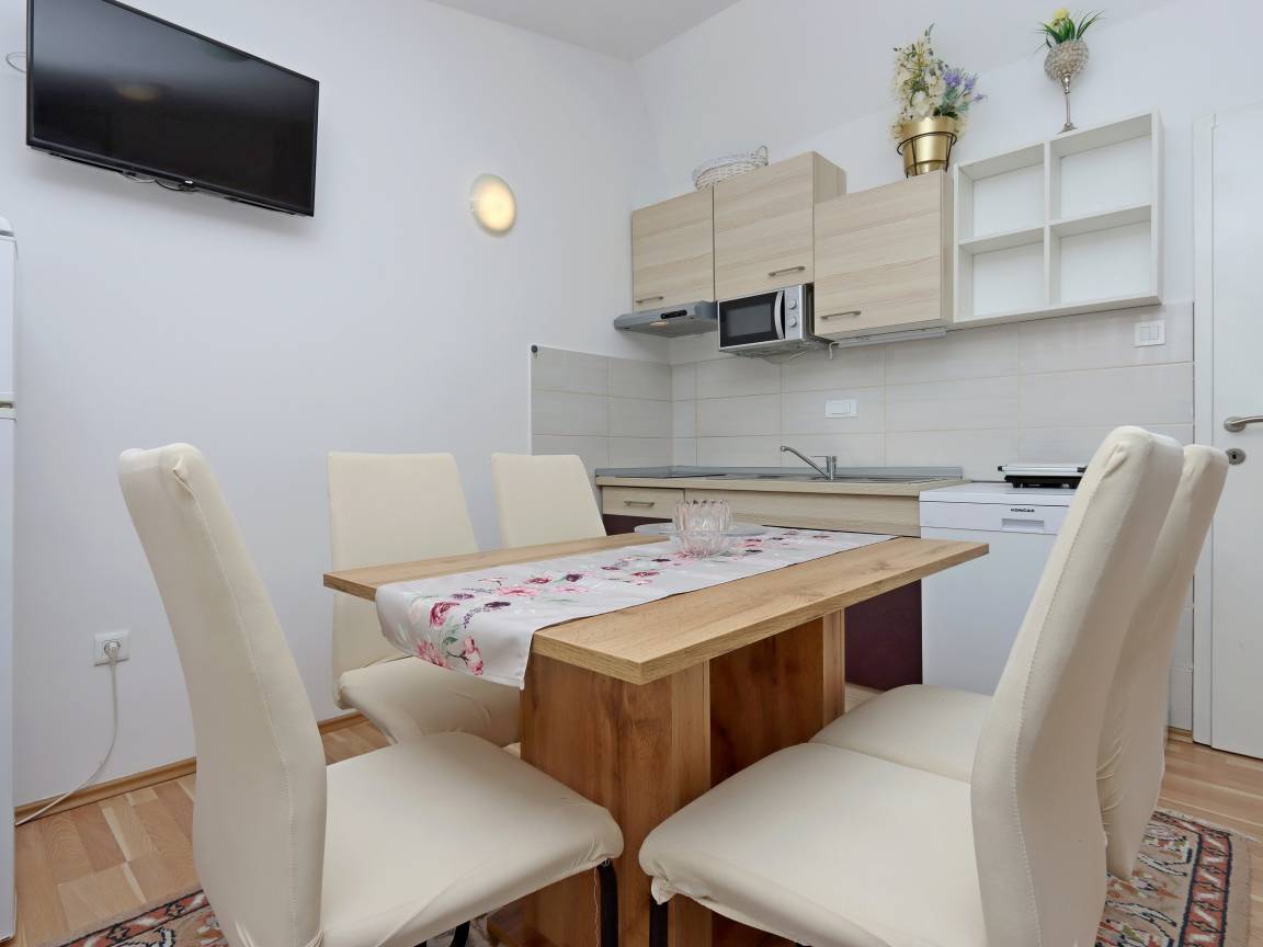 50 M² Ferienwohnung ∙ 2 Schlafzimmer ∙ 5 Gäste - Crikvenica