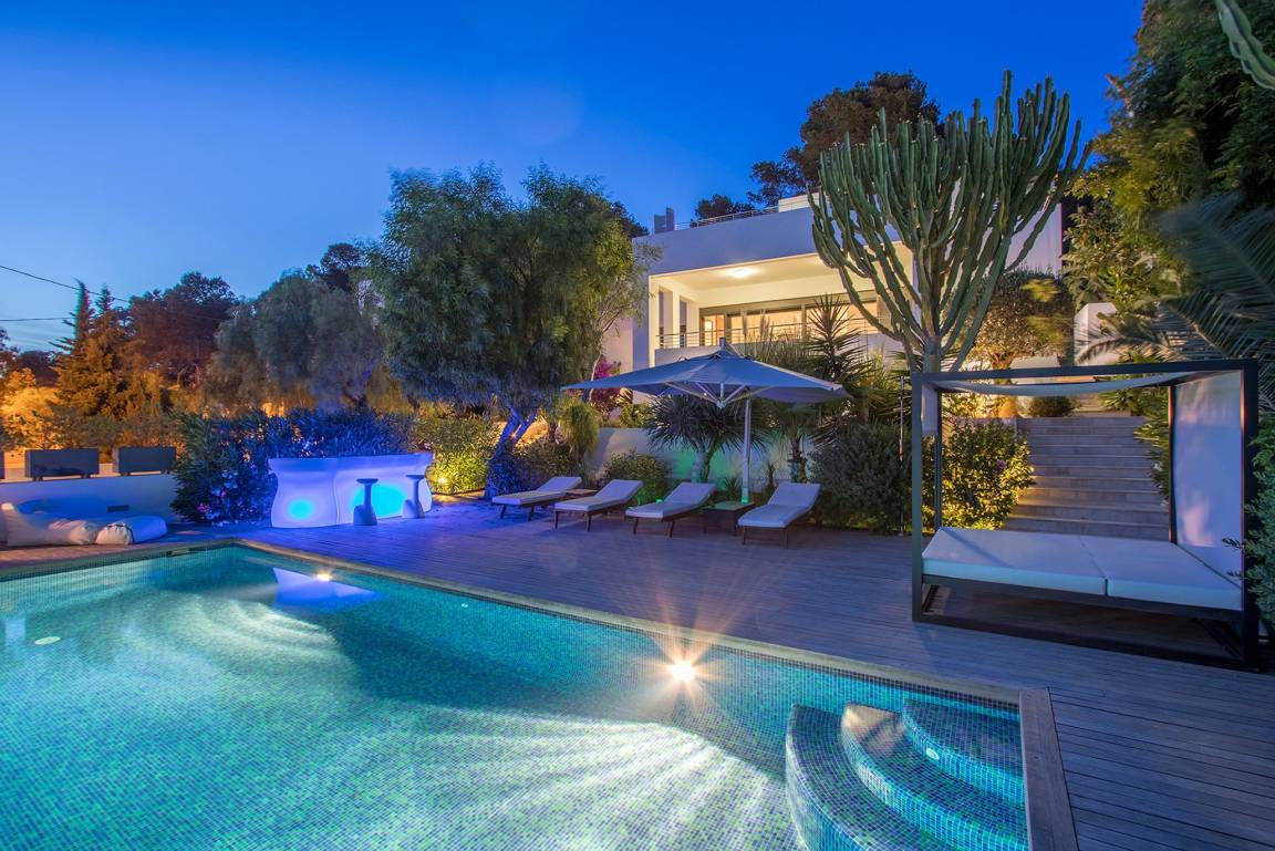450 M² Villa ∙ 5 Bedrooms ∙ 10 Guests - Ibiza