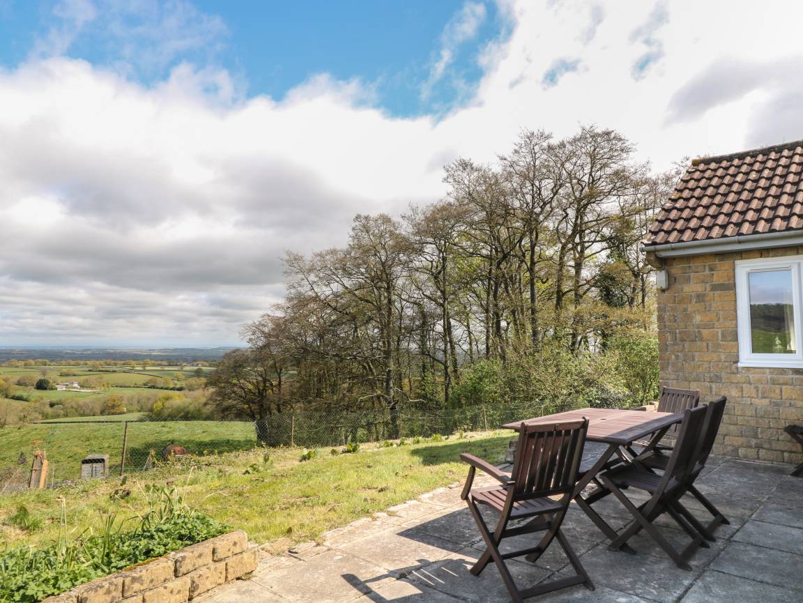 Cottage ∙ 3 Bedrooms ∙ 6 Guests - Chard