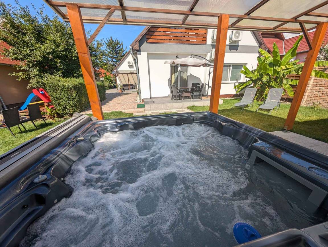 70 M² Ferienwohnung ∙ 2 Schlafzimmer ∙ 7 Gäste - Siófok