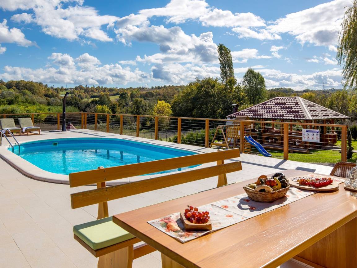 100 M² Maison De Vacances ∙ 1 Chambre ∙ 7 Personnes - Sisak