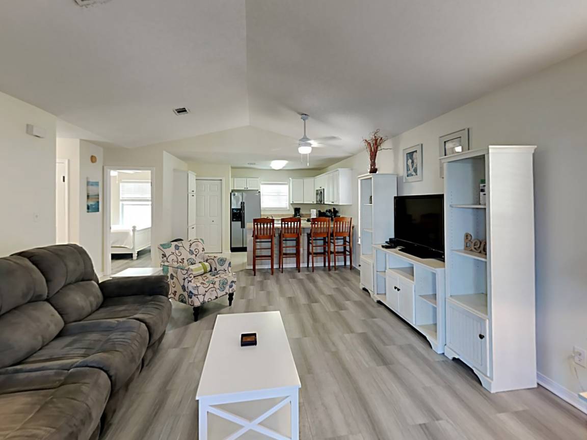 102 M² House ∙ 2 Bedrooms ∙ 4 Guests - Pensacola Beach, FL