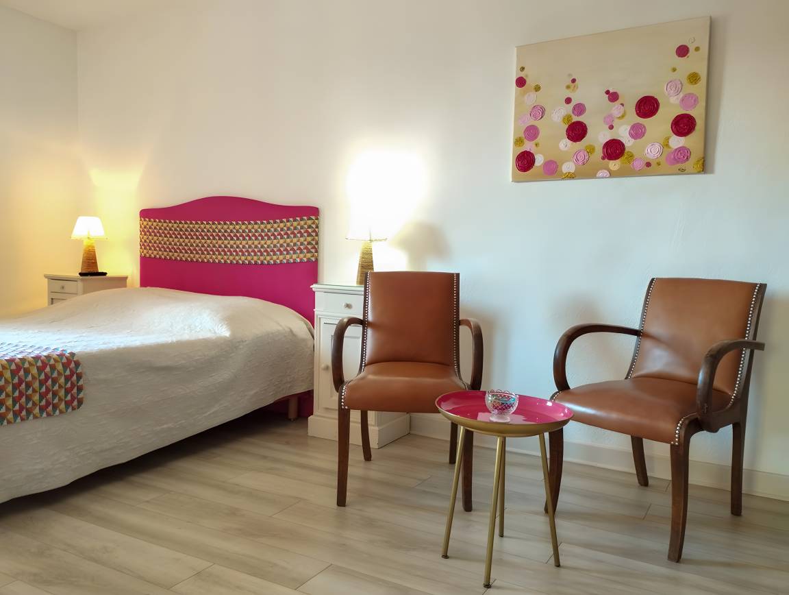 25 M² Bed & Breakfast ∙ 1 Habitación ∙ 3 Huéspedes - Montluçon