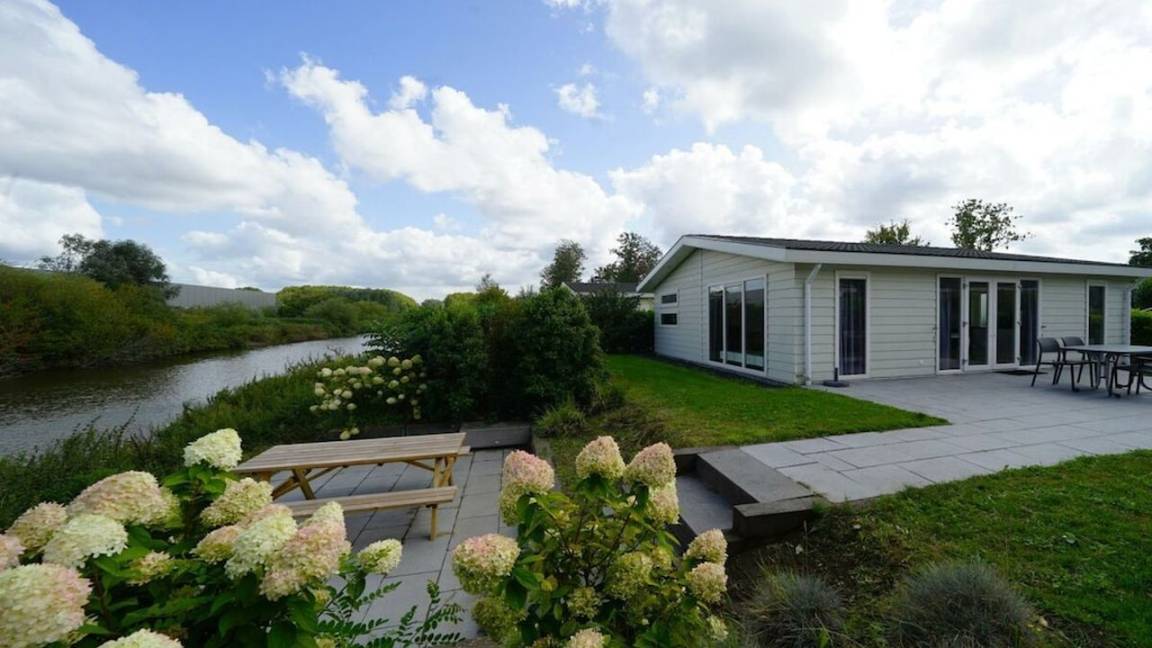 65 M² House ∙ 2 Bedrooms ∙ 4 Guests - Amsterdam