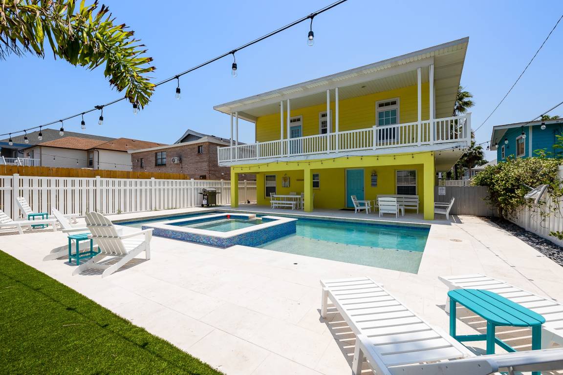 House ∙ 4 Bedrooms ∙ 16 Guests - South Padre Island