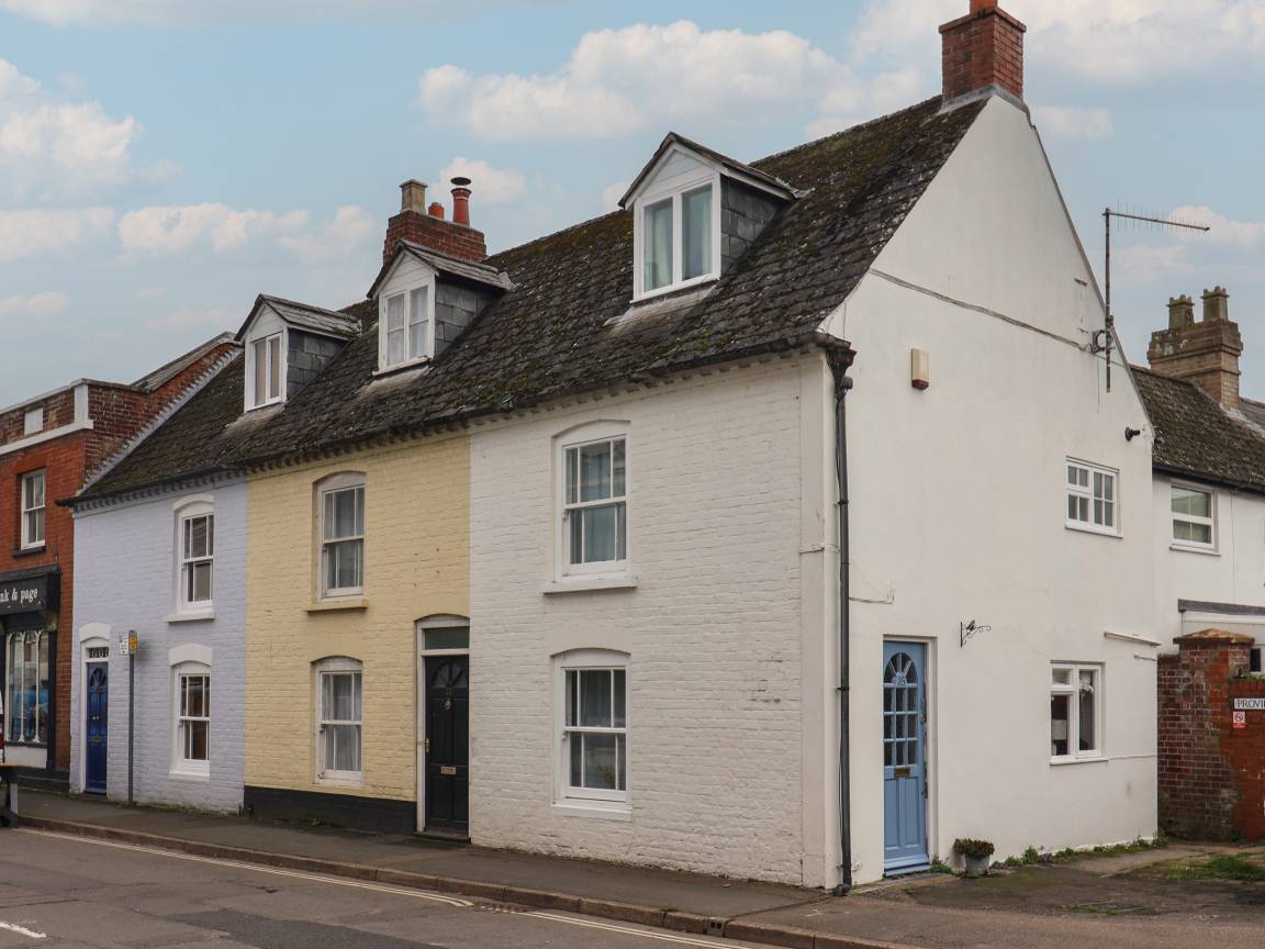 Cottage ∙ 2 Bedrooms ∙ 4 Guests - Chesil Beach