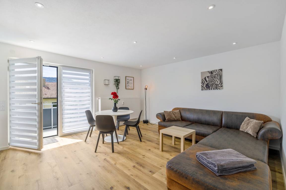 60 M² Ferienwohnung ∙ 2 Schlafzimmer ∙ 4 Gäste - Mössingen