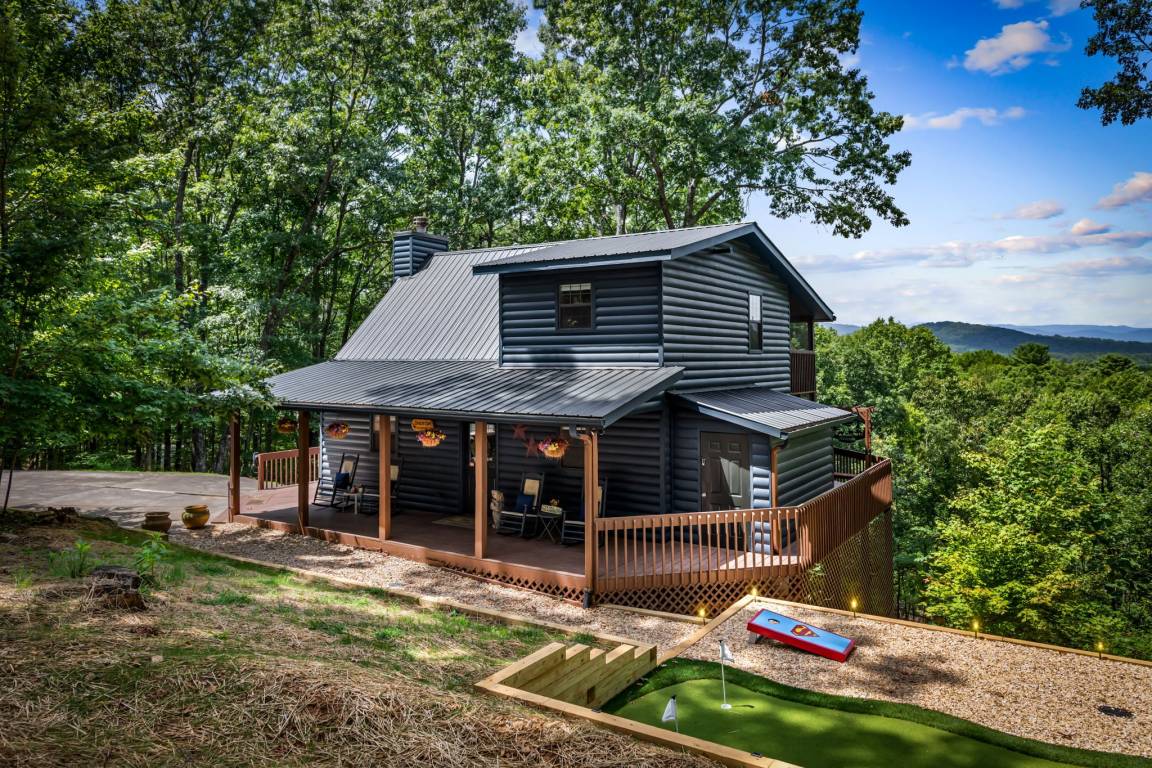 Cabin ∙ 3 Bedrooms ∙ 8 Guests - Blue Ridge, GA