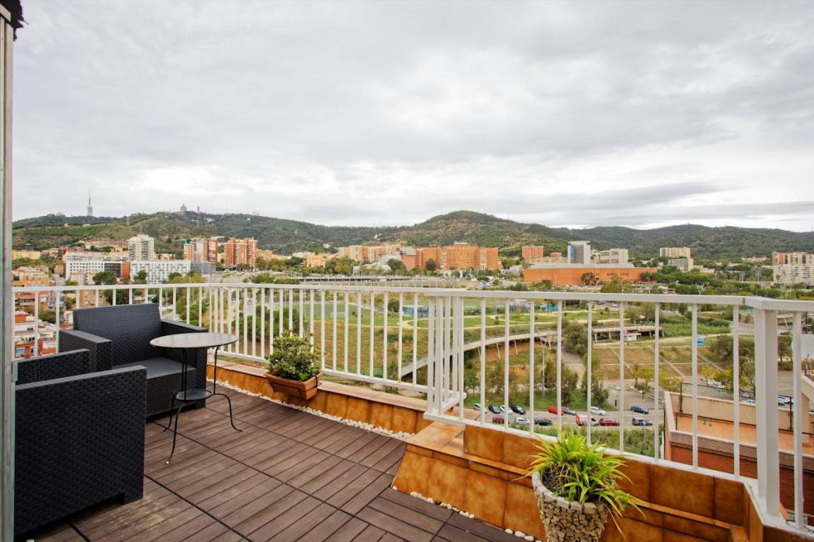 145 M² Apartment ∙ 4 Bedrooms ∙ 6 Guests - Barcelona