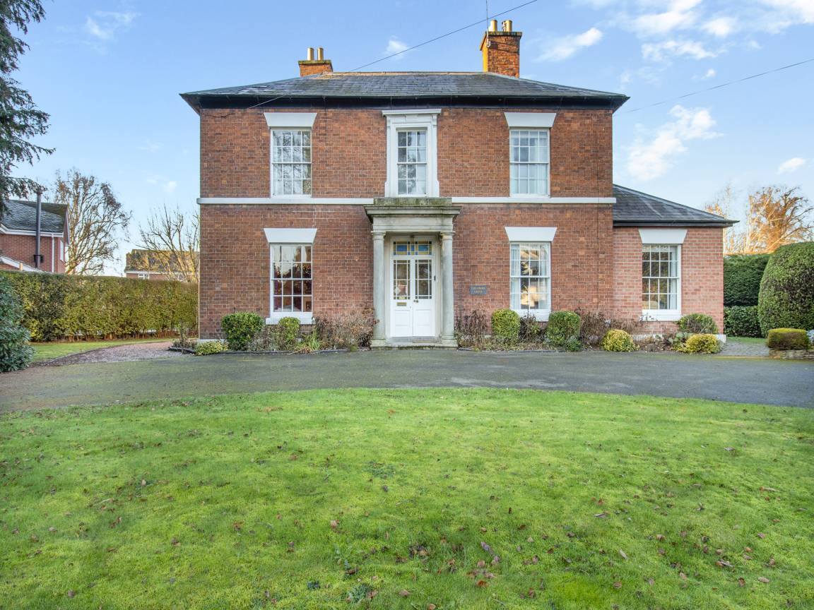 Cottage ∙ 5 Bedrooms ∙ 12 Guests - Shropshire