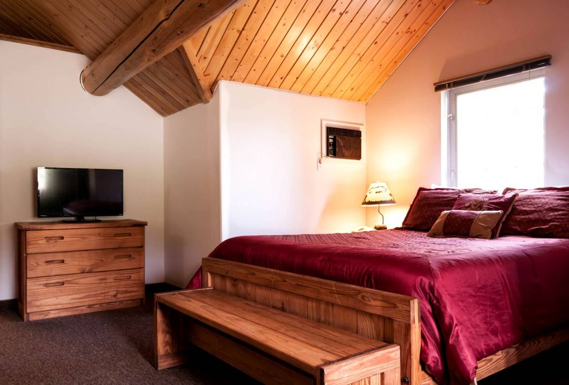 Lodge ∙ 1 Bedroom ∙ 4 Guests - Bonners Ferry, ID