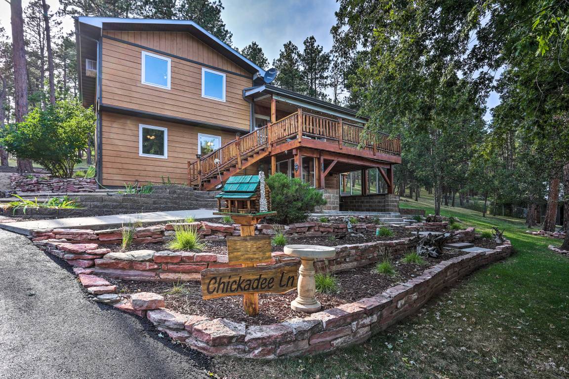 241 M² House ∙ 5 Bedrooms ∙ 17 Guests - Piedmont, SD