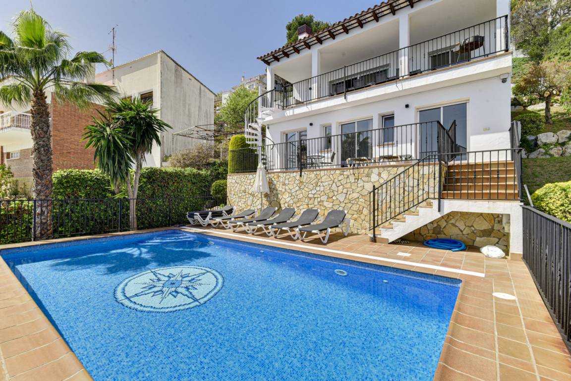 280 M² Villa ∙ 6 Schlafzimmer ∙ 14 Gäste - Lloret de Mar