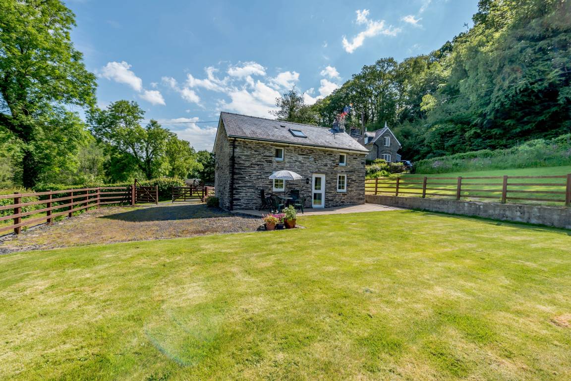 Cottage ∙ 2 Bedrooms ∙ 3 Guests - Carmarthenshire