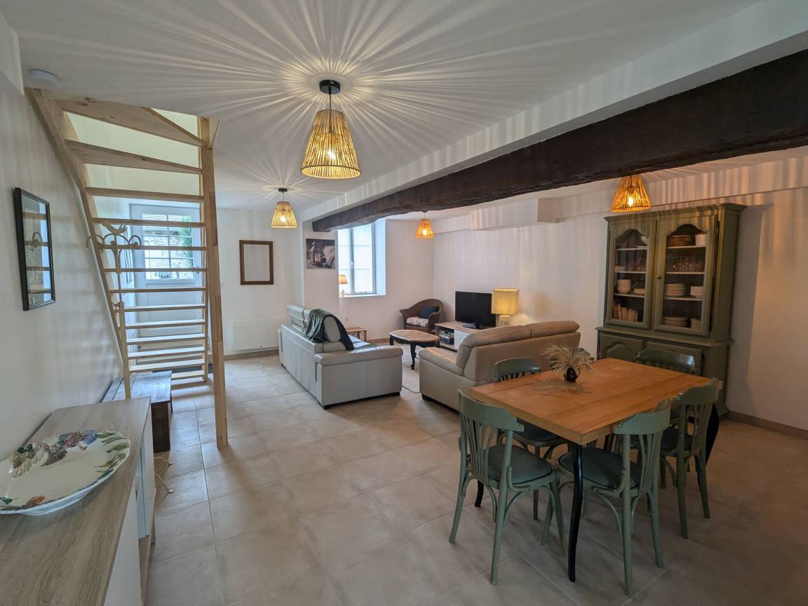 70 M² Cottage ∙ 2 Bedrooms ∙ 6 Guests - Orléans