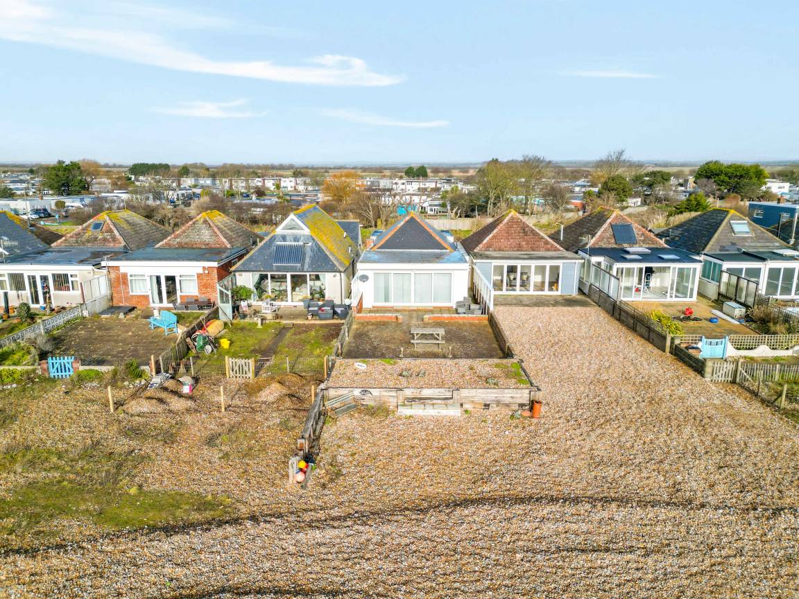 74 M² Bungalow ∙ 2 Bedrooms ∙ 4 Guests - Eastbourne