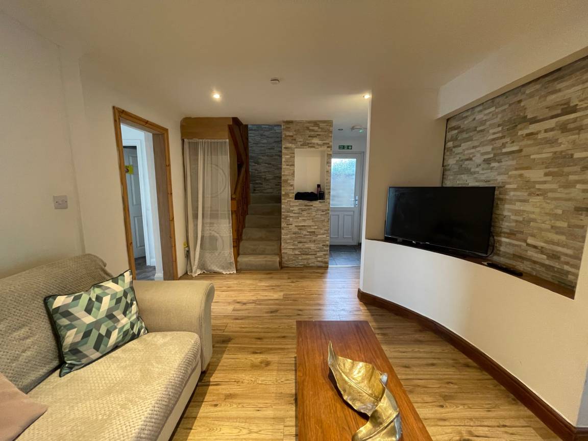 120 M² House ∙ 3 Bedrooms ∙ 6 Guests - Stevenage