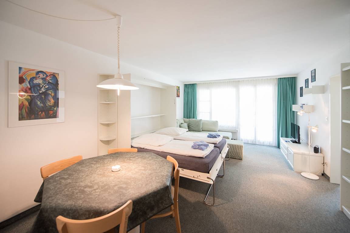 54 M² Ferienwohnung ∙ 1 Schlafzimmer ∙ 4 Gäste - Klosters-Serneus