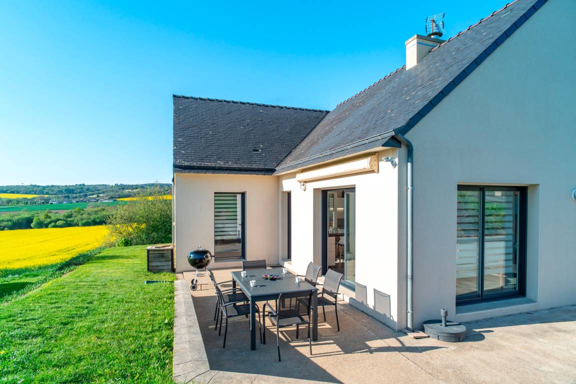 116 M² Maison De Vacances ∙ 3 Chambres ∙ 8 Personnes - Plomodiern