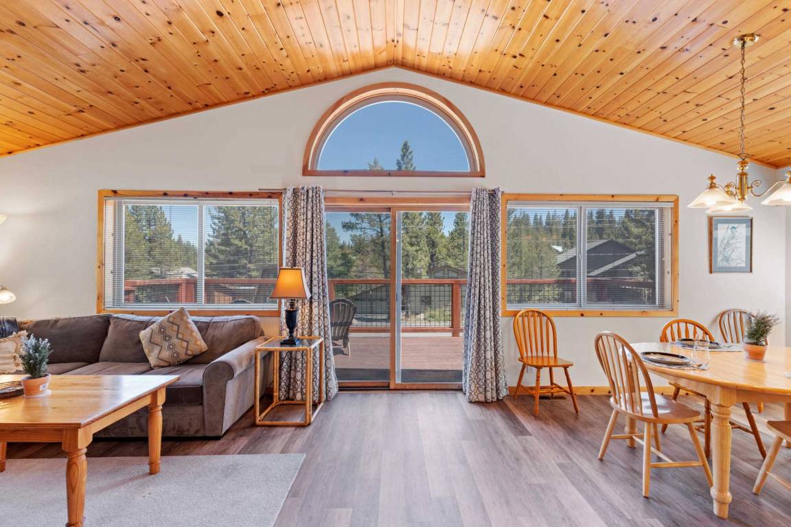 185 M² House ∙ 3 Bedrooms ∙ 8 Guests - Donner Lake, CA