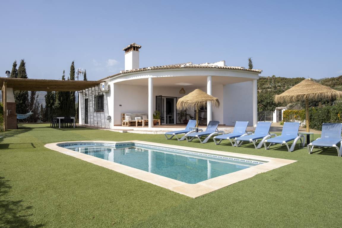 300 M² Maison De Vacances ∙ 6 Chambres ∙ 13 Personnes - Comares