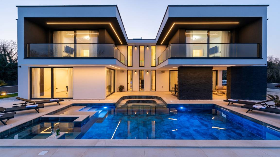 238 M² Villa ∙ 4 Schlafzimmer ∙ 8 Gäste - Medulin