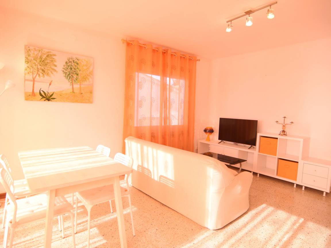 49 M² Apartamento ∙ 3 Habitaciones ∙ 4 Huéspedes - Pineda de Mar
