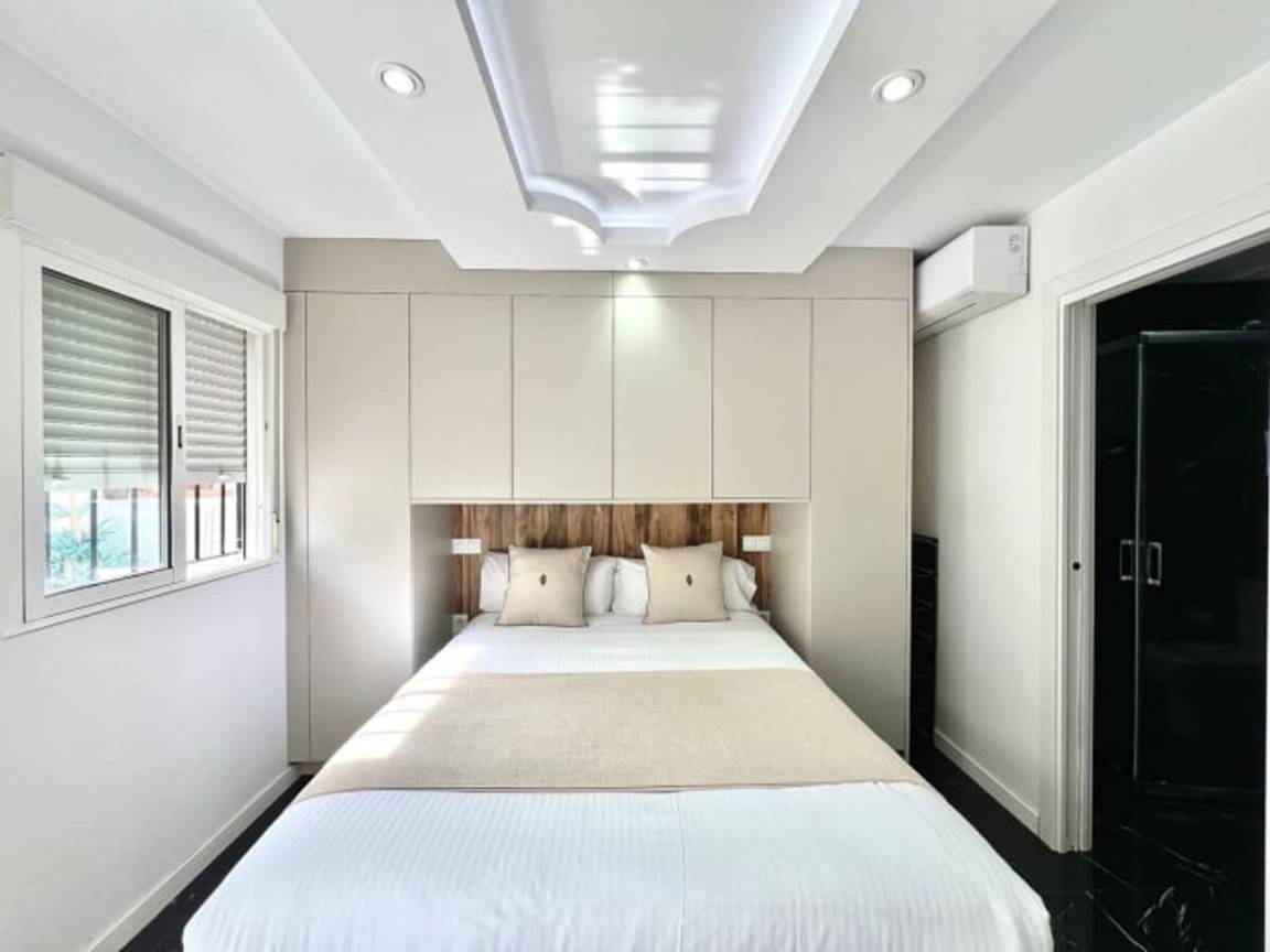 80 M² House ∙ 1 Bedroom ∙ 3 Guests - Málaga