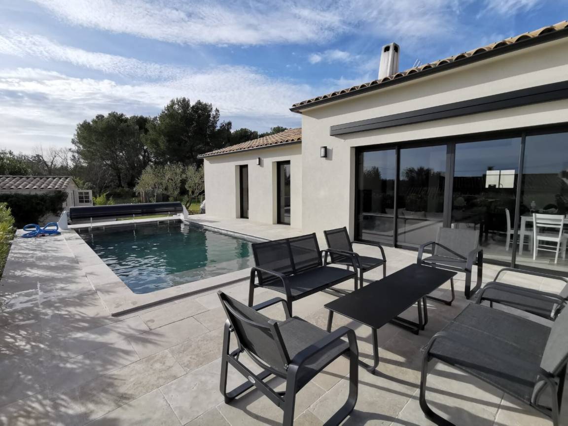 100 M² Gîte ∙ 3 Bedrooms ∙ 6 Guests - Uzès