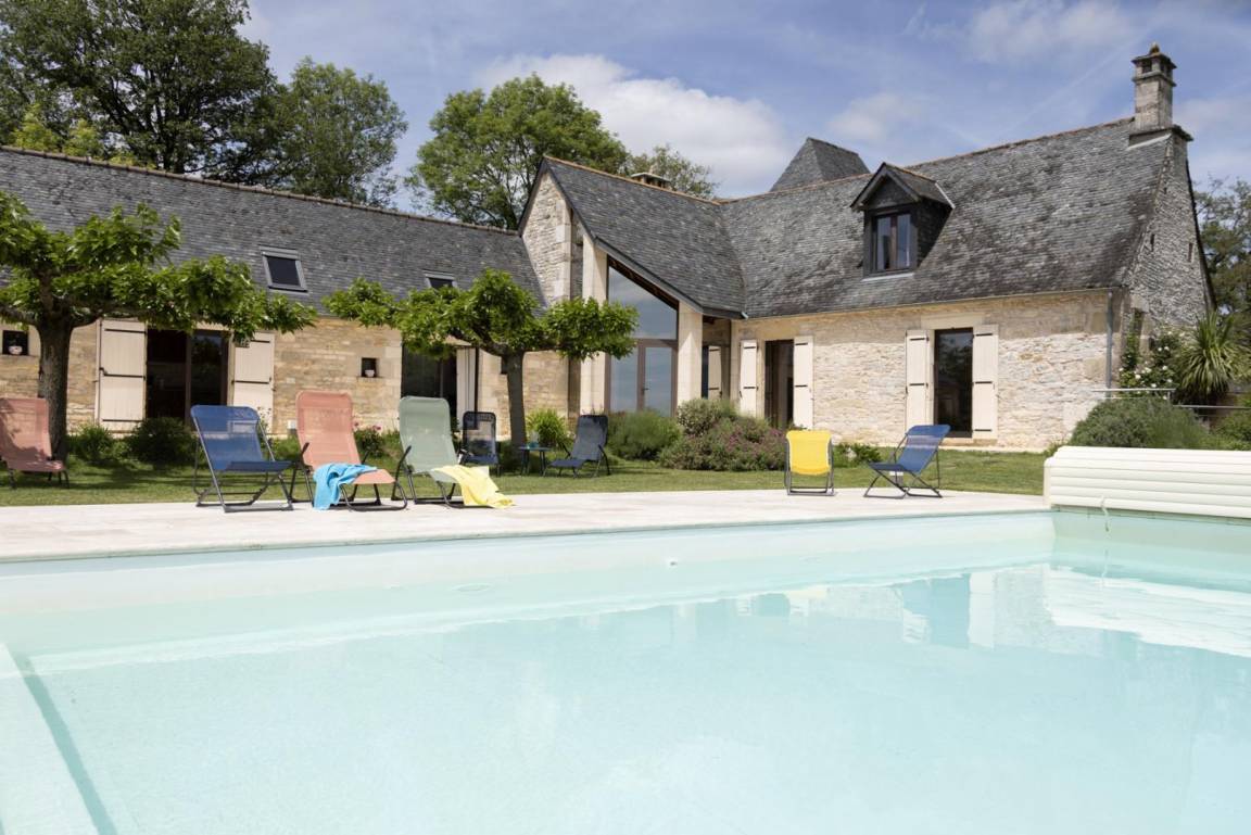 300 M² Gîte ∙ 6 Chambres ∙ 14 Personnes - Occitanie