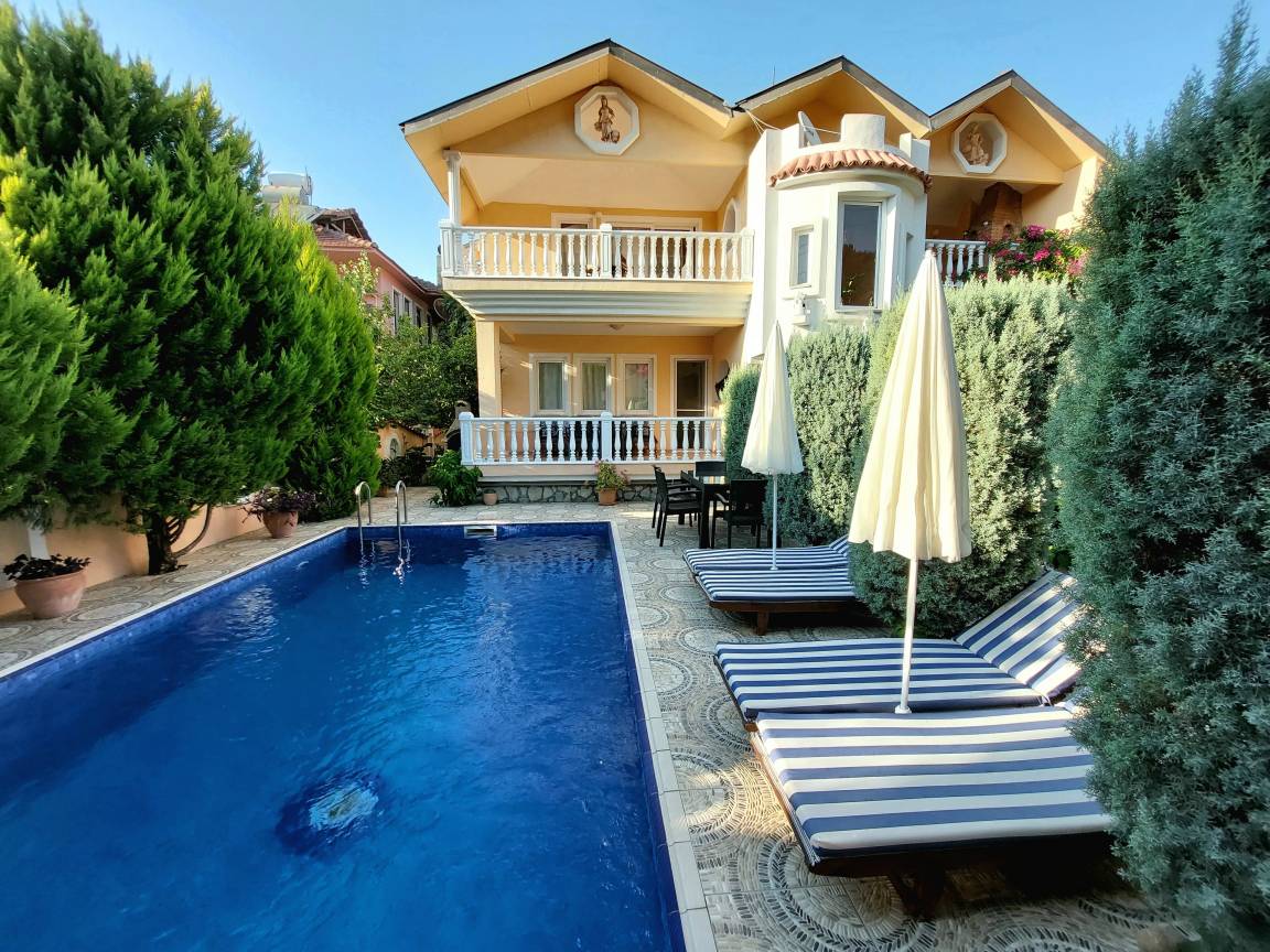 220 M² Maison De Vacances ∙ 5 Chambres ∙ 11 Personnes - Dalyan
