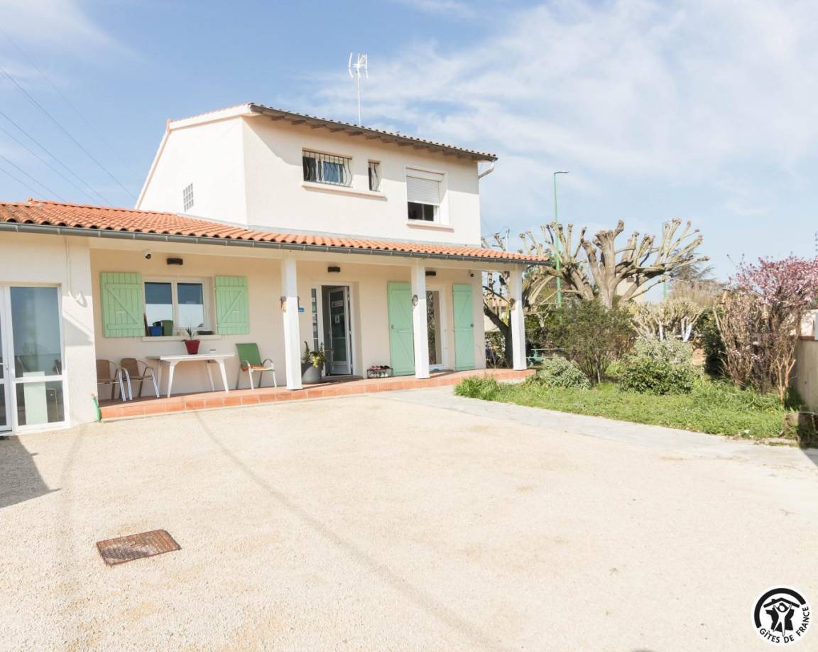 121 M² Gîte ∙ 4 Chambres ∙ 9 Personnes - Saint-Alban, France