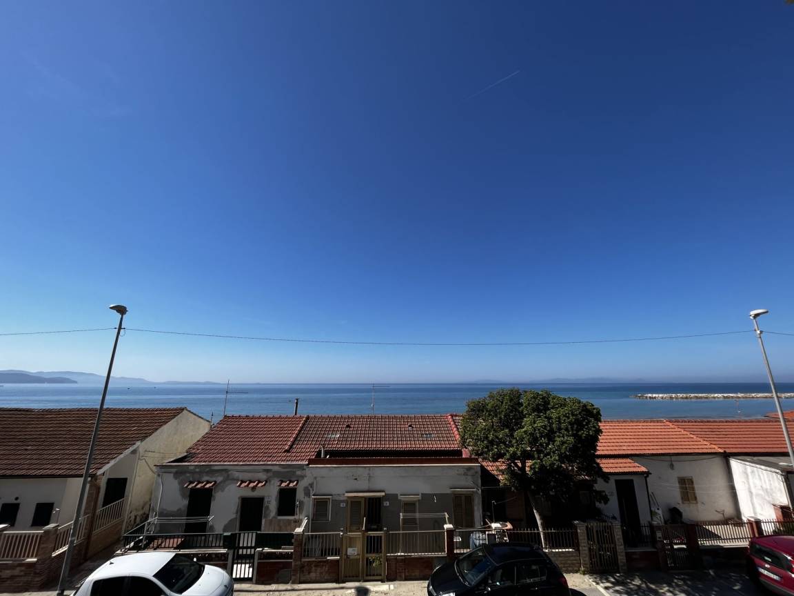 65 M² Apartment ∙ 2 Bedrooms ∙ 6 Guests - Follonica