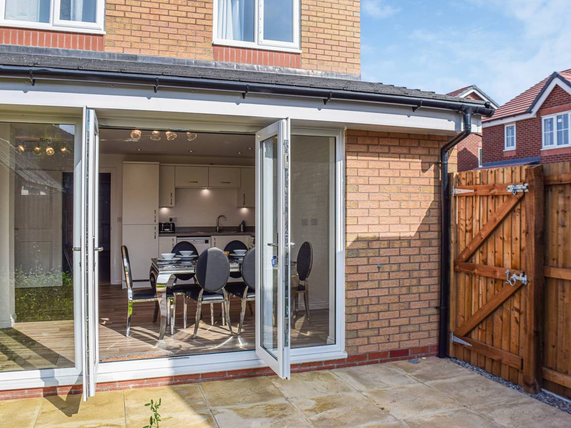 Cottage ∙ 3 Bedrooms ∙ 6 Guests - Blackpool