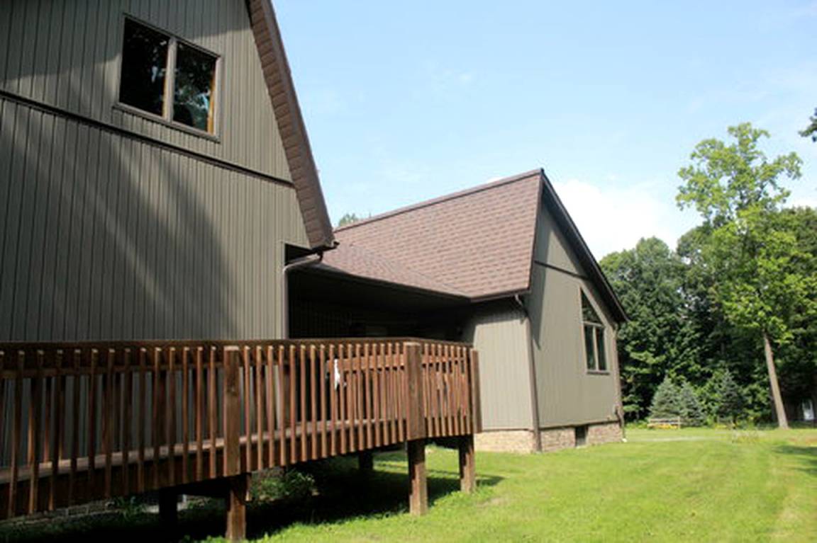 Lodge ∙ 1 Bedroom ∙ 2 Guests - Lake Erie, PA