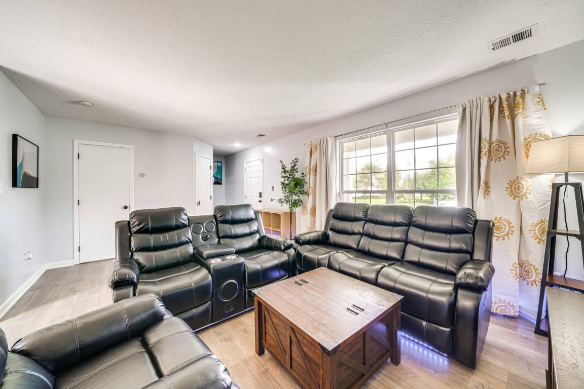 143 M² House ∙ 3 Bedrooms ∙ 8 Guests - Louisville, KY