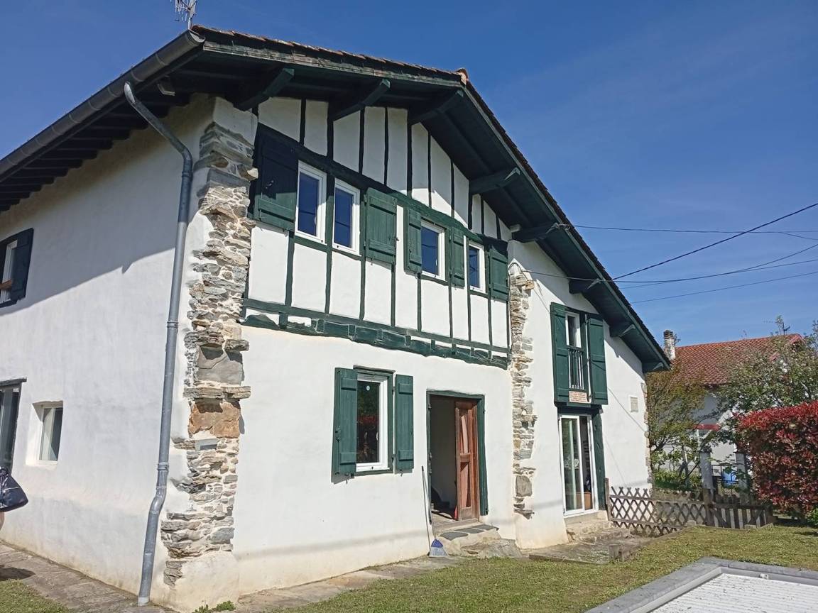 250 M² Villa ∙ 4 Chambres ∙ 8 Personnes - Espelette