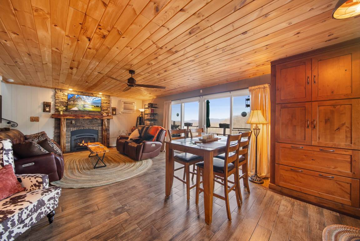 194 M² House ∙ 4 Bedrooms ∙ 12 Guests - Beech Mountain, NC
