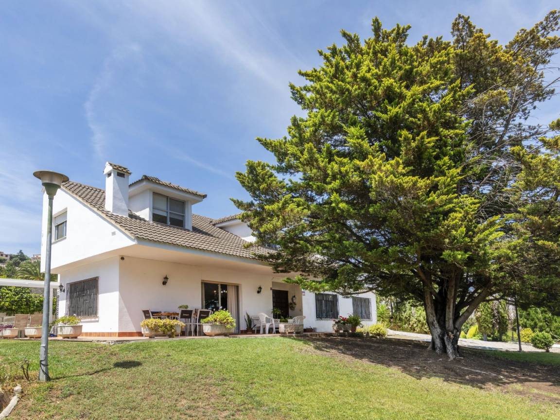 300 M² Ferienhaus ∙ 4 Schlafzimmer ∙ 8 Gäste - Vinaròs