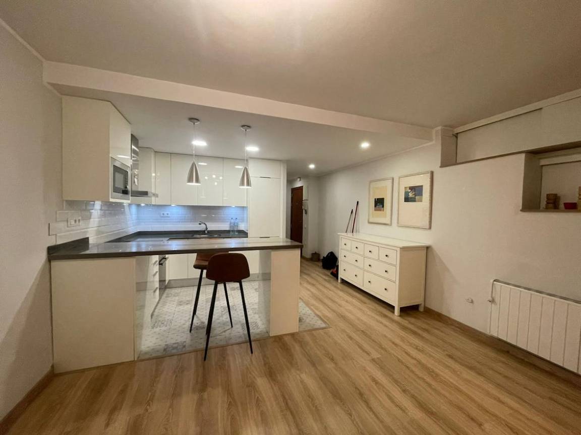 65 M² Apartamento ∙ 1 Habitación ∙ 2 Huéspedes - Barcelona