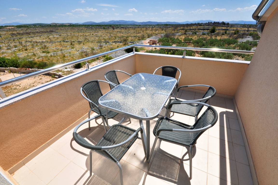 55 M² Appartement ∙ 2 Chambres ∙ 7 Personnes - Vodice, Horvátország