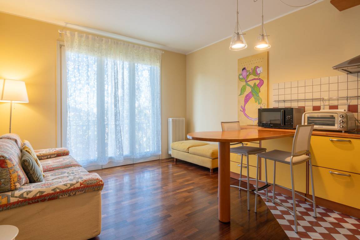 50 M² Apartamento ∙ 1 Habitación ∙ 4 Huéspedes - Lecco