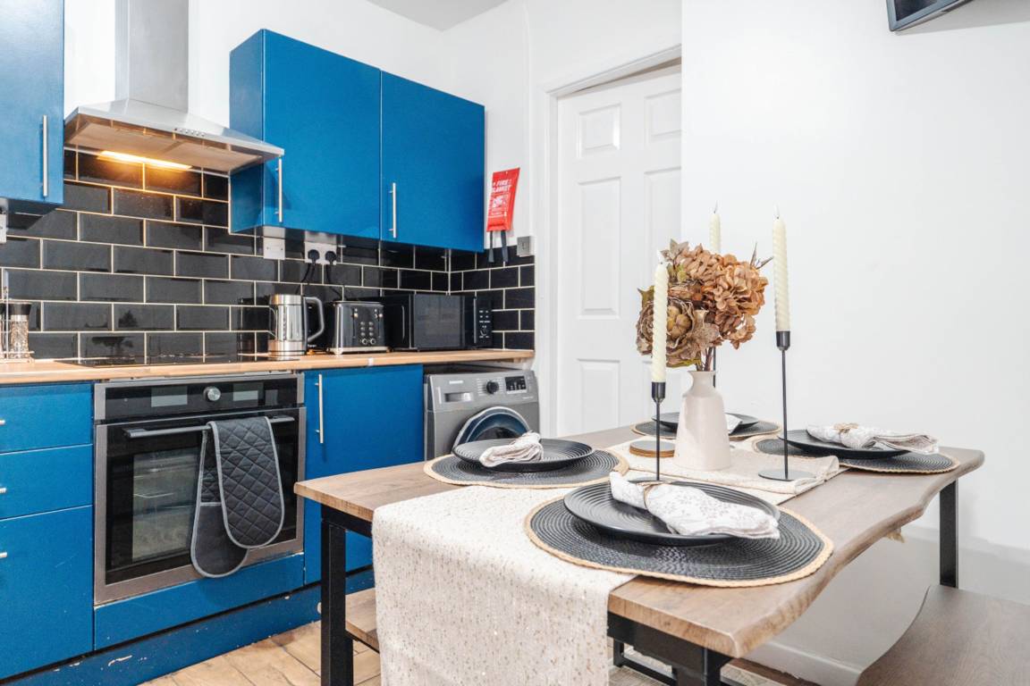 106 M² House ∙ 4 Bedrooms ∙ 7 Guests - Liverpool