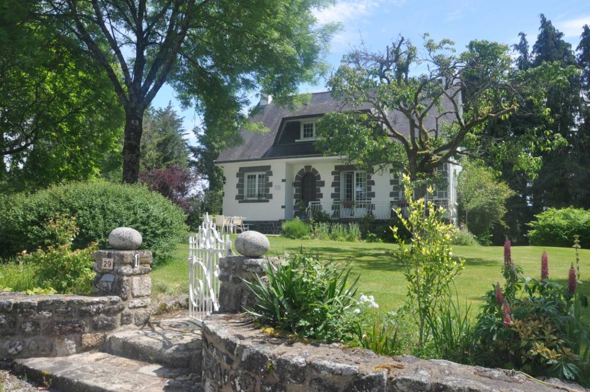 71 M² Gîte ∙ 2 Chambres ∙ 4 Personnes - Rostrenen