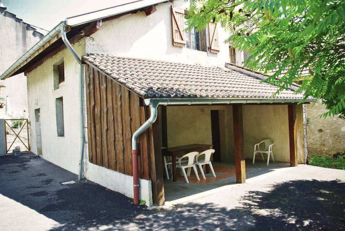 80 M² Gîte ∙ 2 Chambres ∙ 5 Personnes - Ain