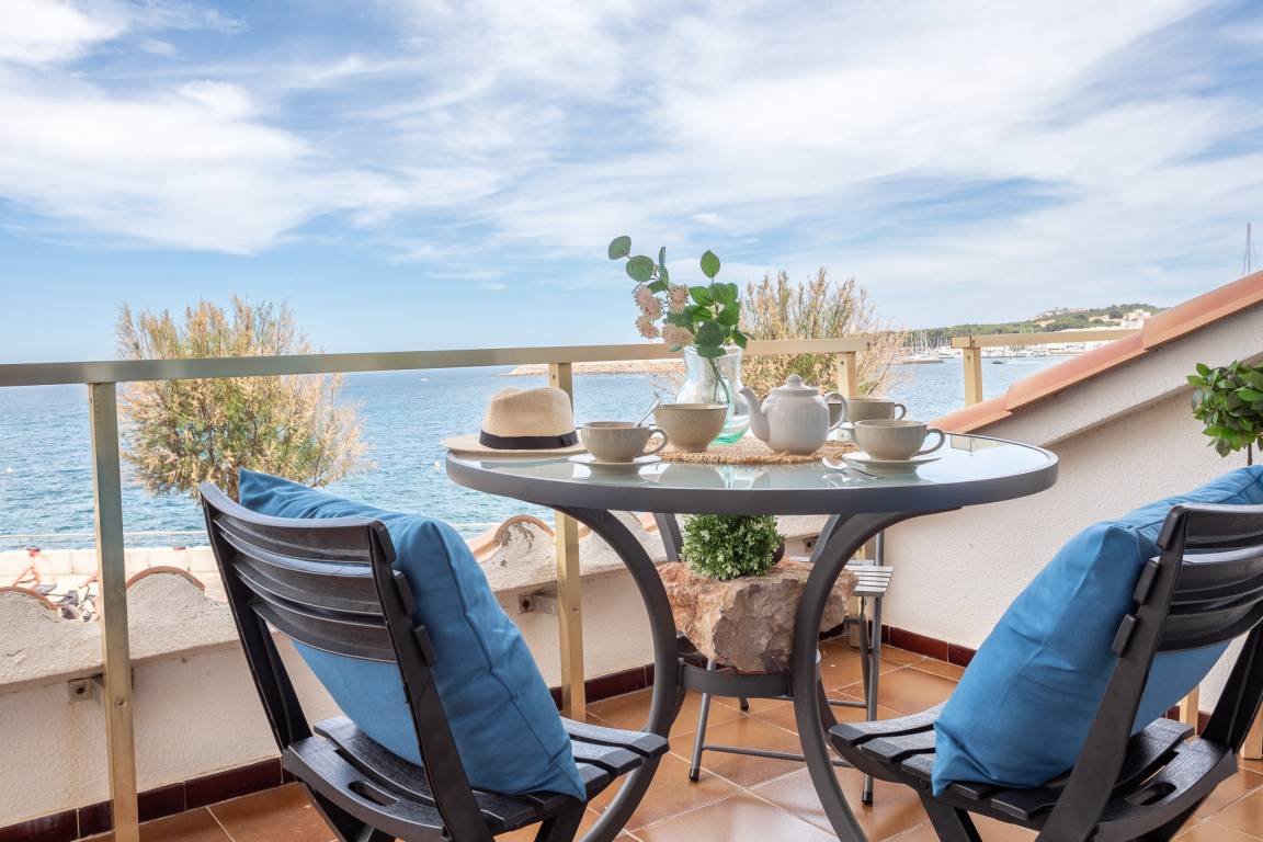 50 M² Apartamento ∙ 2 Habitaciones ∙ 2 Huéspedes - La Escala